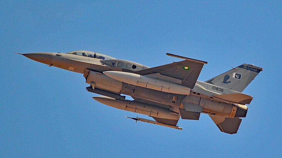 9 Key Takeaways from Pakistan’s $686M F-16 Upgrade Deal | Modern ...